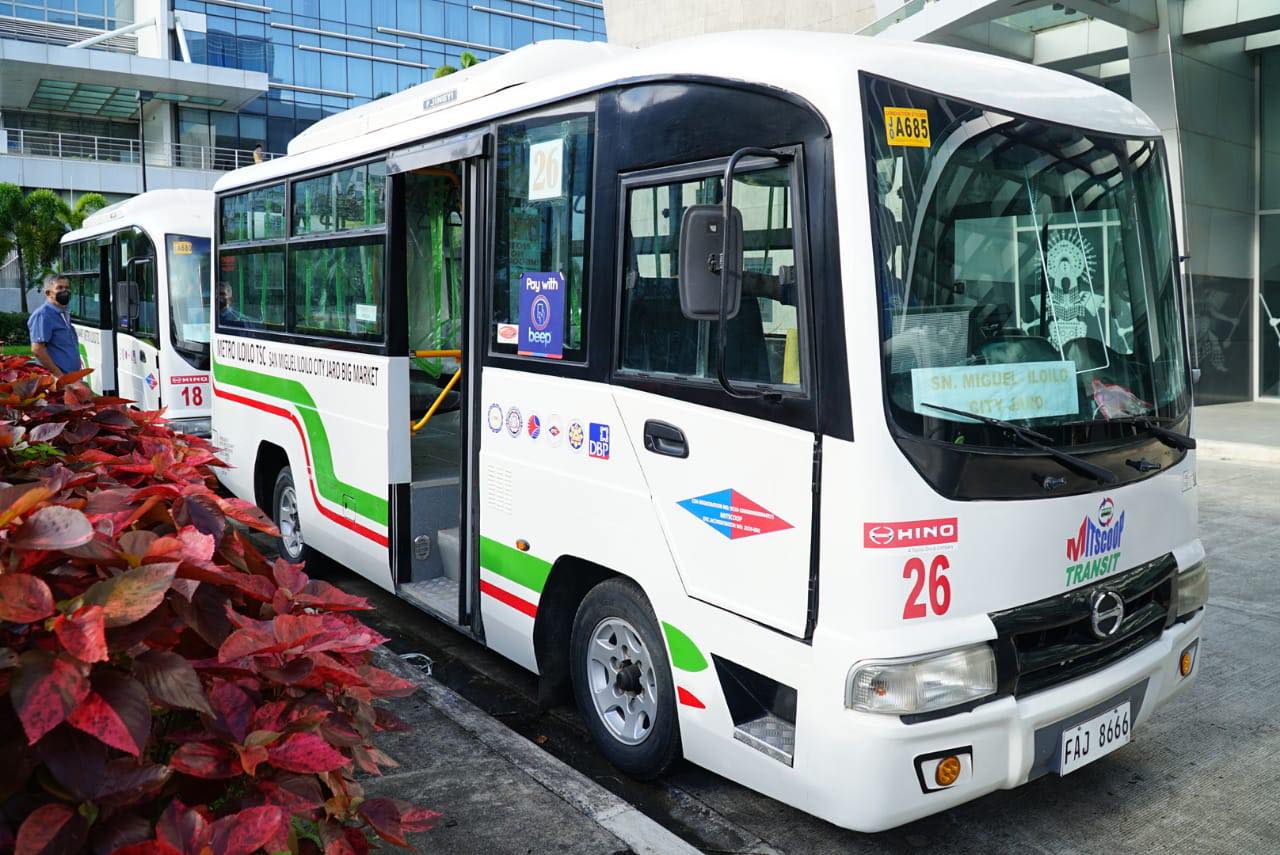 Iloilo launches first cashless buses outside Metro Manila | Coconuts