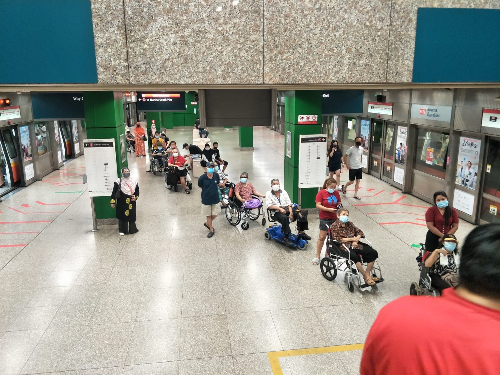 SMRT Good Samaritans help disabled seniors stranded by broken lift ...