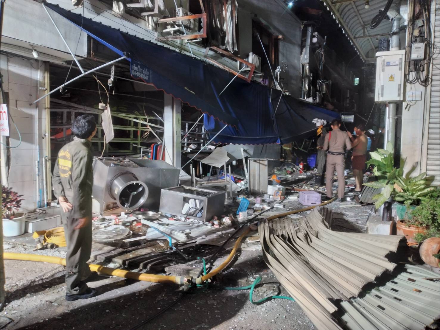 Exploding chicken rice shop injures 1 in Pattaya | Coconuts