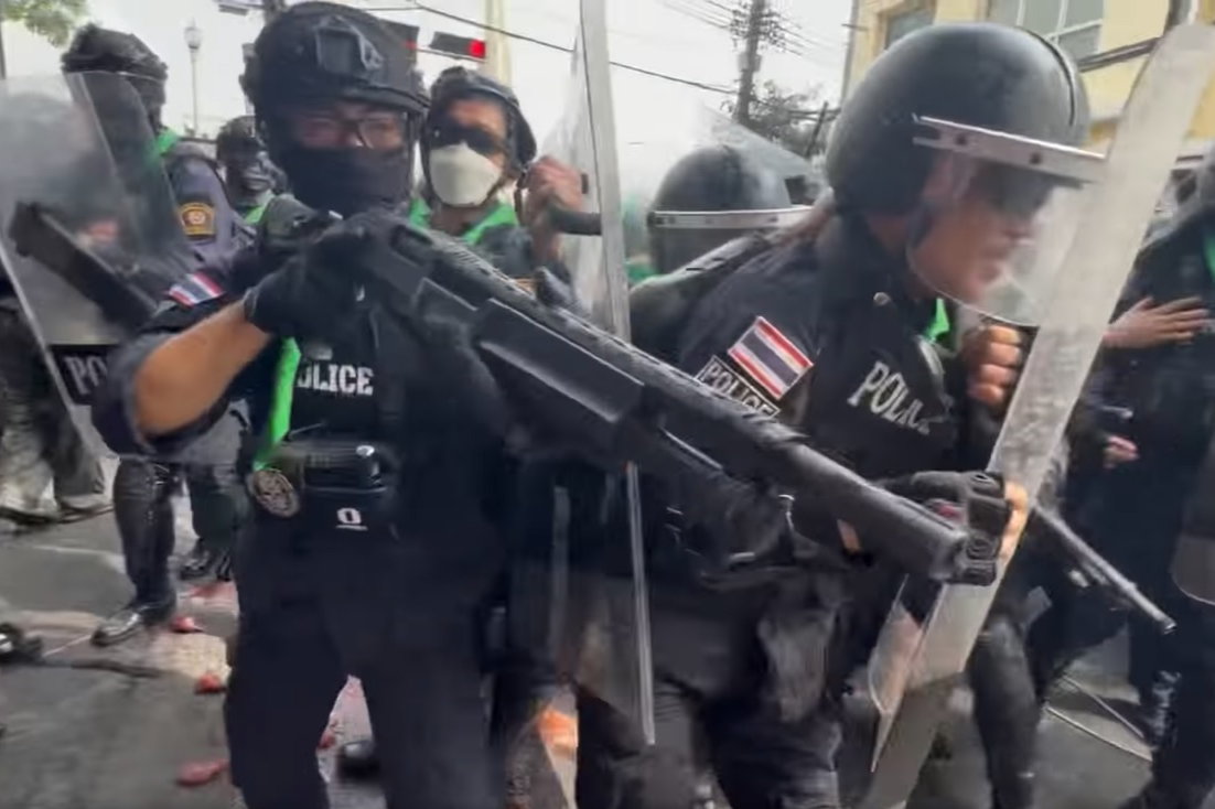 Riot police shoot rubber bullets at crowd protesting APEC (Video ...