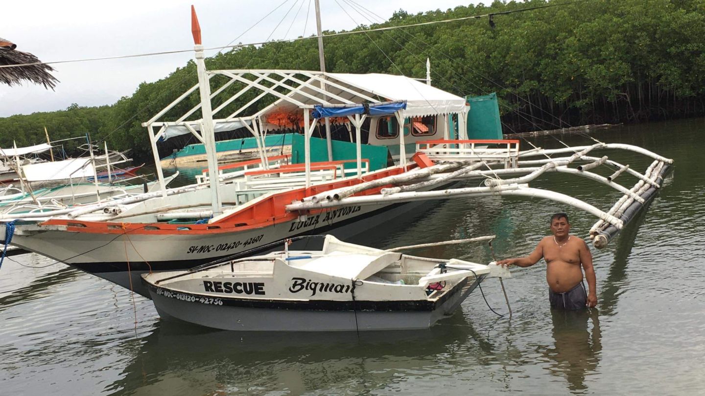 Village captain of island in Negros Occidental provides free boat rides ...