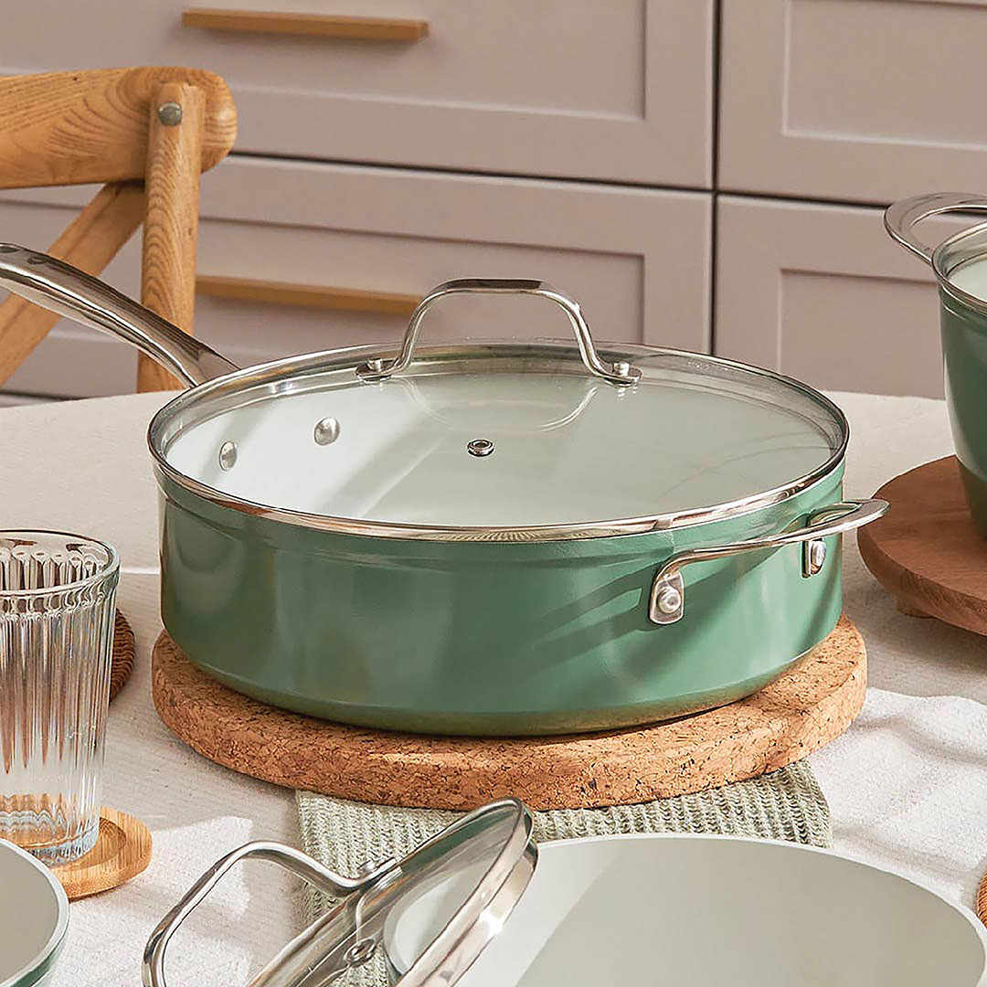 Home cooks, level up your kitchen game with this aesthetic cookware ...