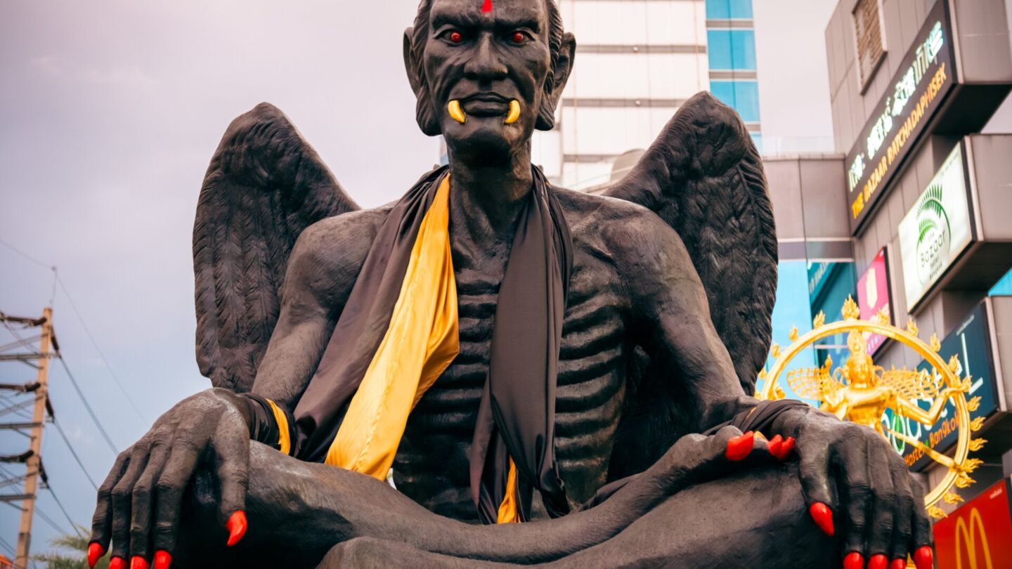 Terrifying demon statue banished from Bangkok amid devil worship fears ...