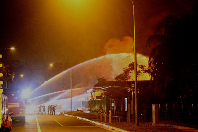 Boon Lay warehouse engulfed in fire the size of football field | Coconuts