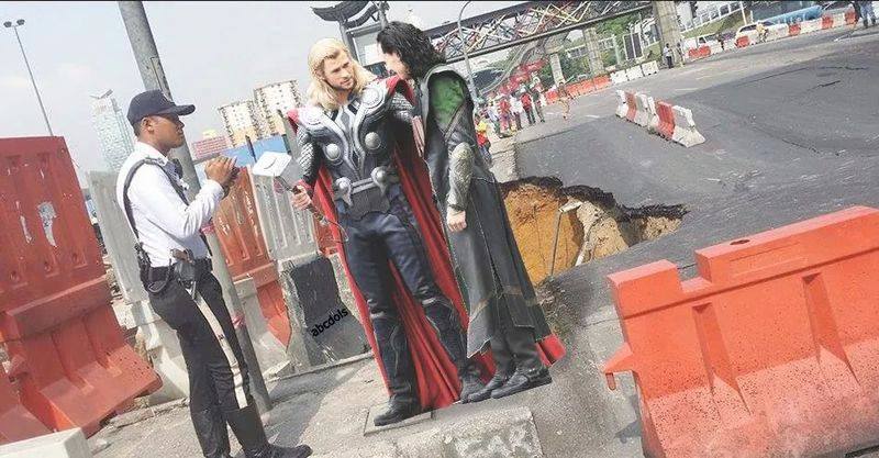 Photos: the Jalan Imbi road collapse in memes - because why not | Coconuts