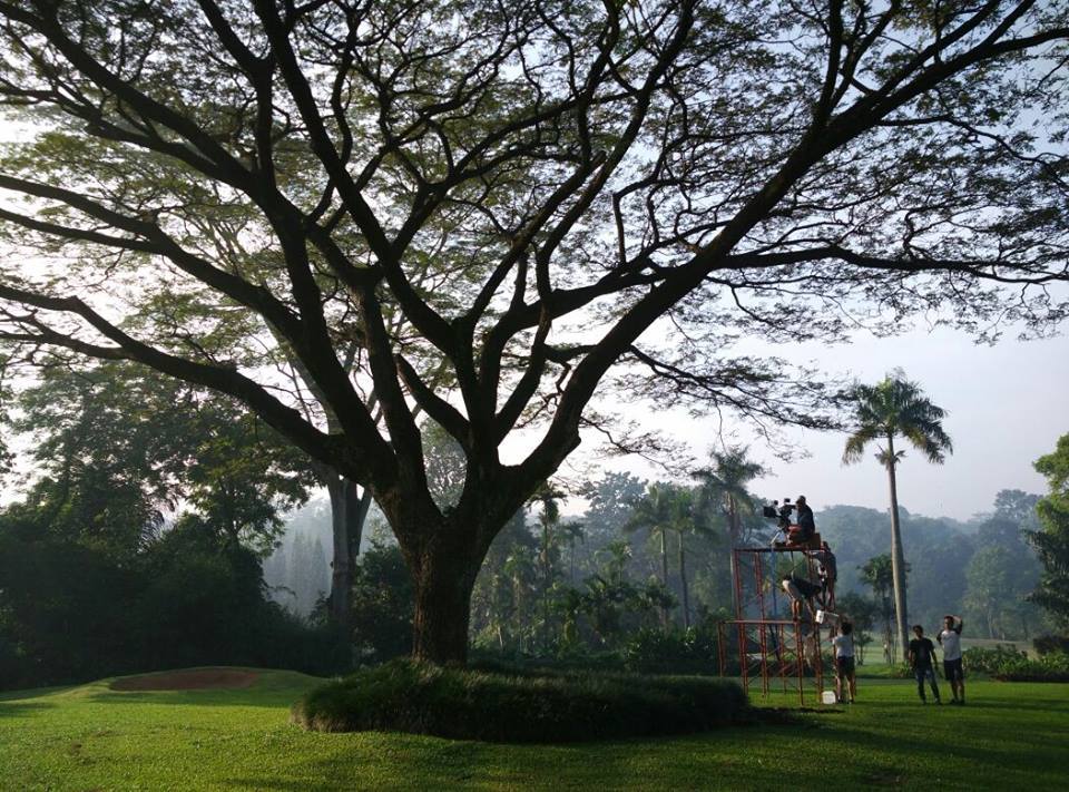 7 stills from the set of the new Kaskus movie starring Dion Wiyoko and ...