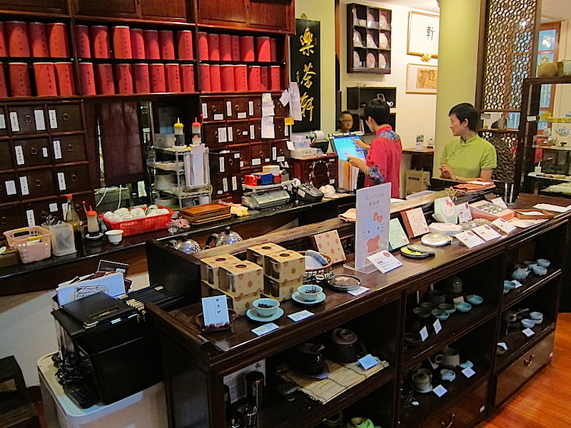 A challenge to only drink green tea in Hong Kong