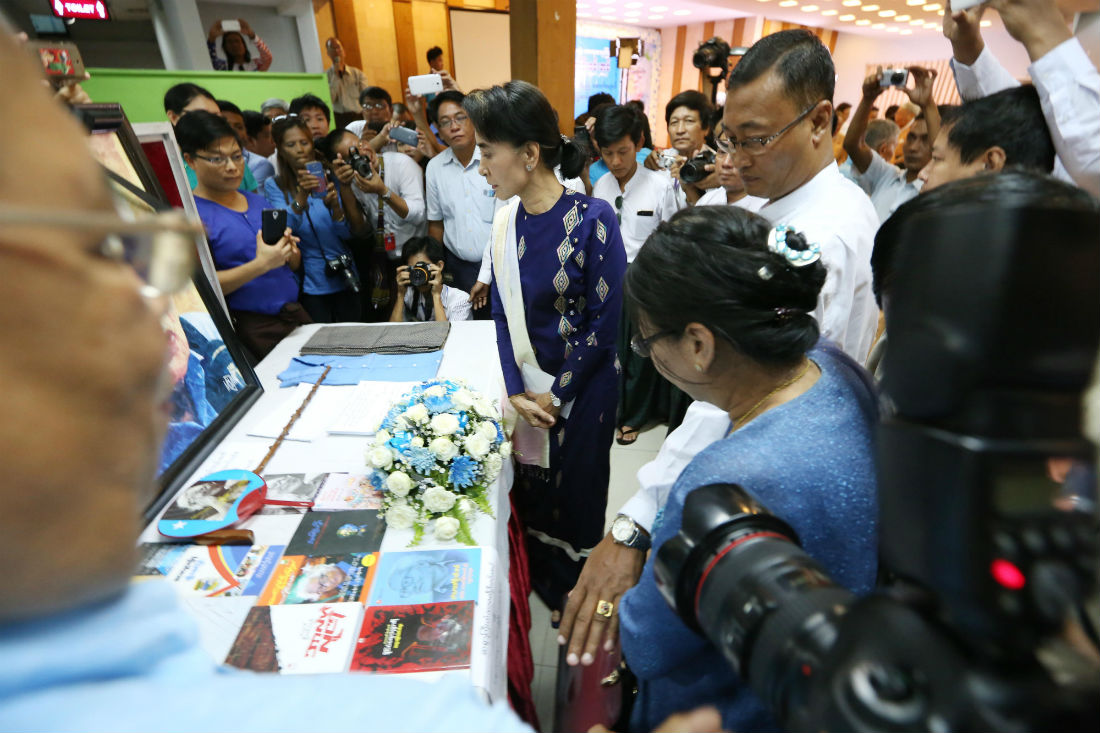 Writer and political prisoner Win Tin remembered fondly at crowded ...