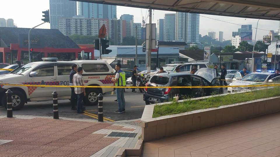 Massive fight in Bangsar, 21 arrested [UPDATE] | Coconuts