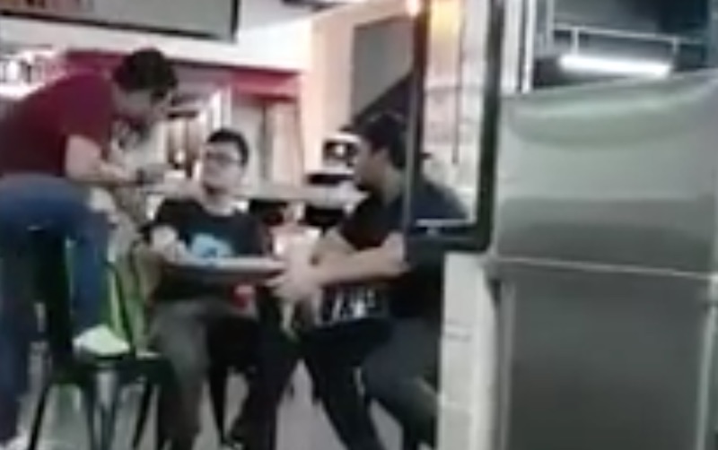 Clip of fight at Upper Changi Road coffee shop goes viral, but netizens ...